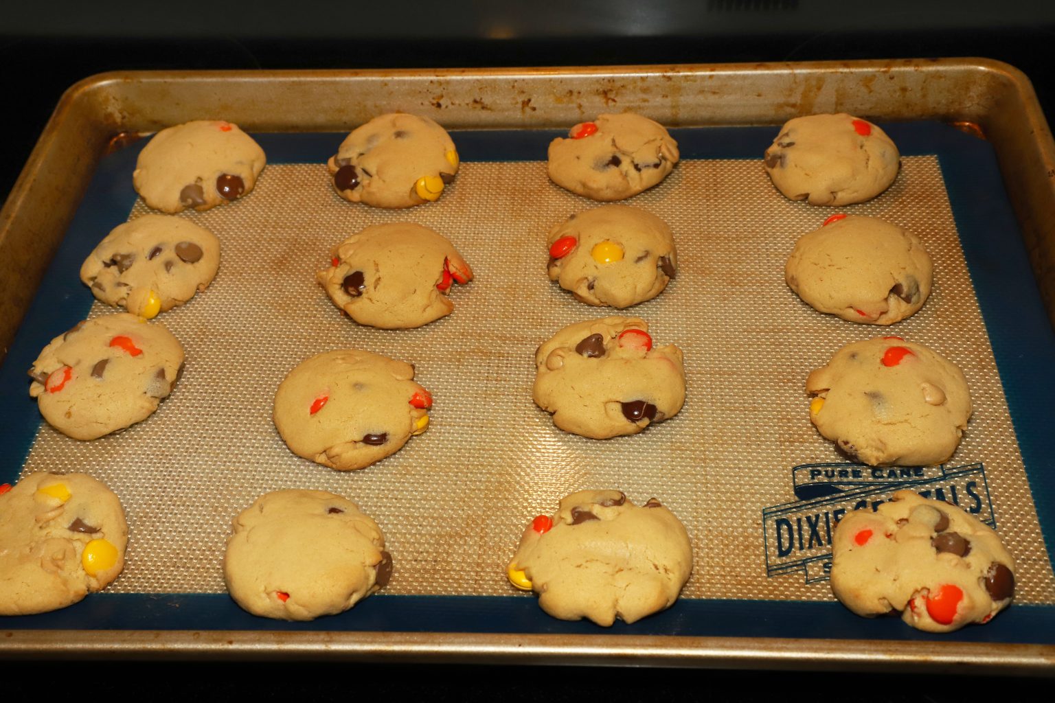 Reese's Peanut Butter Chocolate Pudding Cookies - For the Love of Food