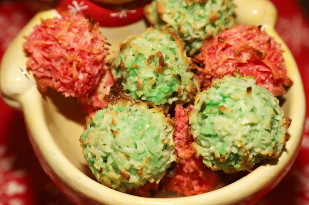 Festive Coconut Macaroons #ChristmasSweetsWeek - For the Love of Food