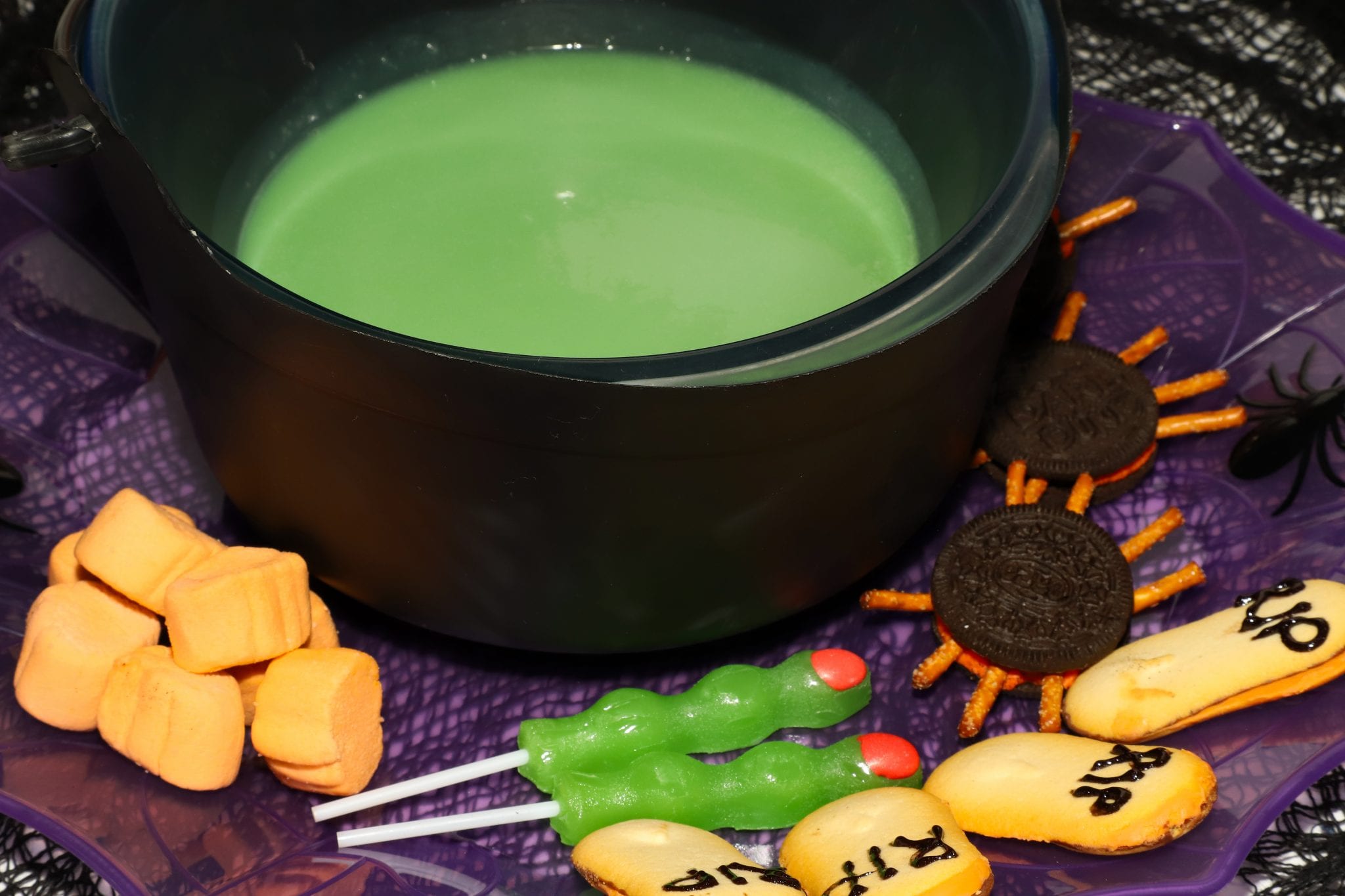 Hocus Pocus Cauldron Fondue #HalloweenTreatsWeek - For the Love of Food