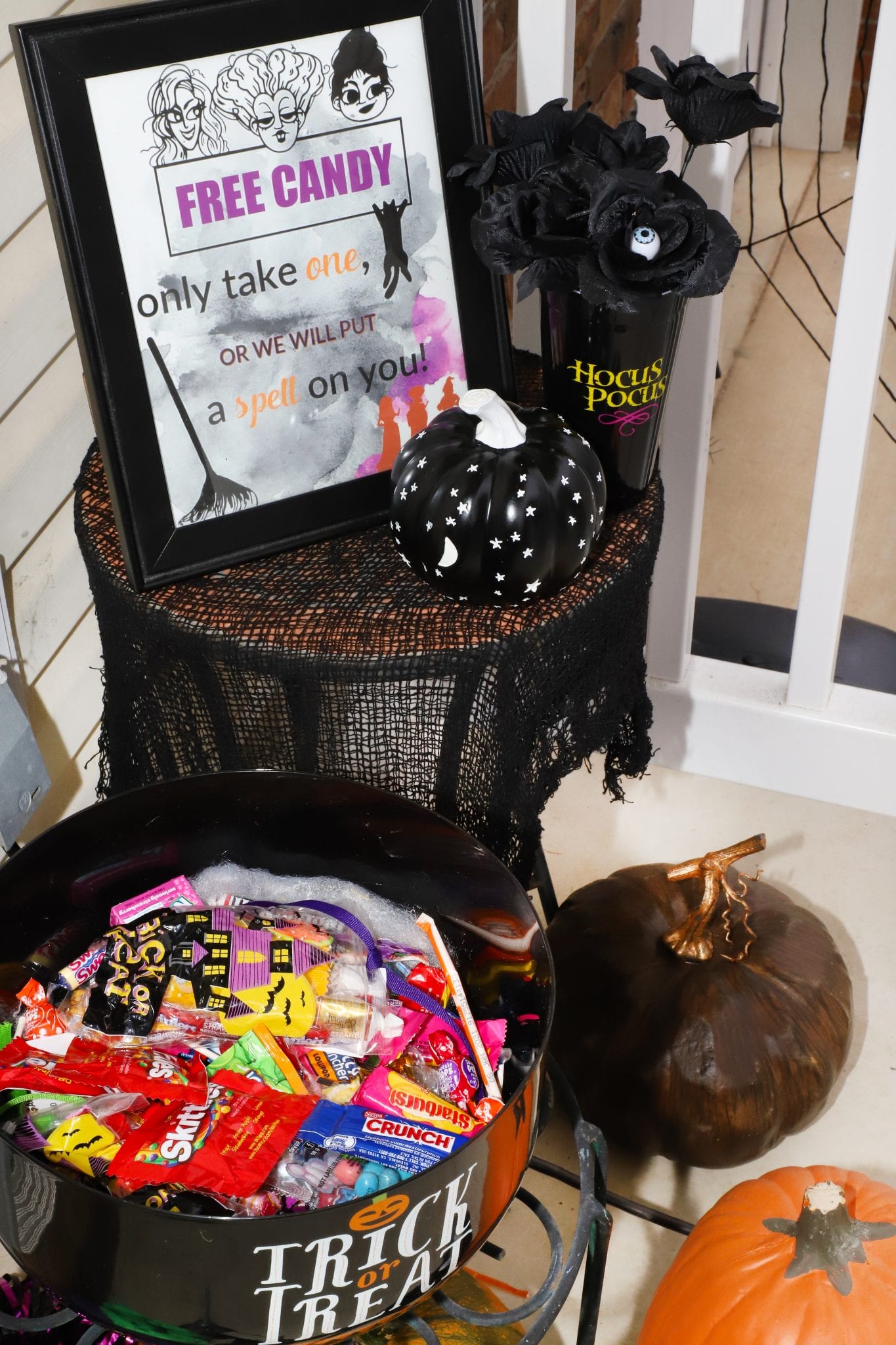 Hocus Pocus Free Halloween Candy Printable Sign - For the Love of Food