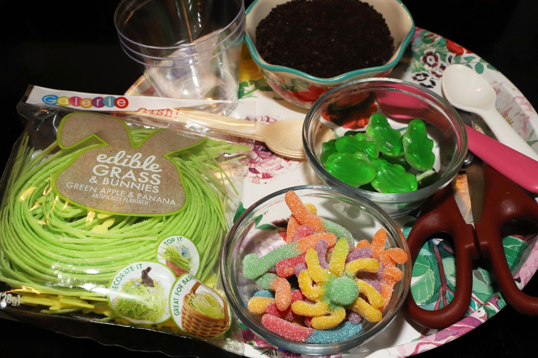 Creepy Crawly Dirt Cups for Earth Day - For the Love of Food