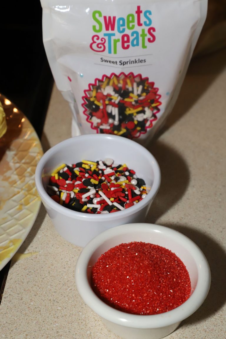 Mickey Mouse Sprinkles Cupcakes - For the Love of Food