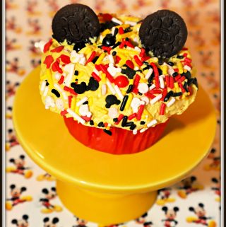 Mickey Mouse Sprinkles Cupcakes - For the Love of Food