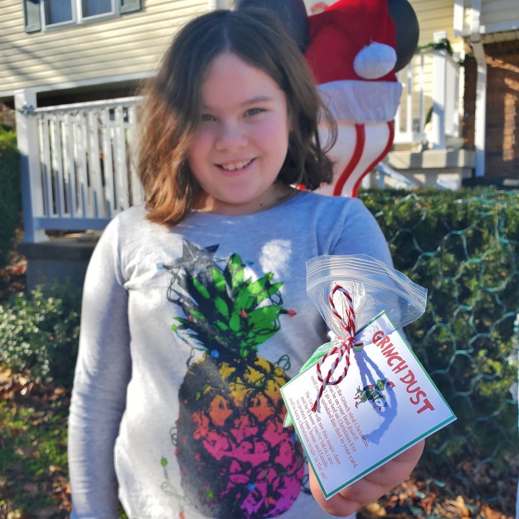 Grinch Dust Recipe with Printable Bag Toppers and Tags - For the Love ...