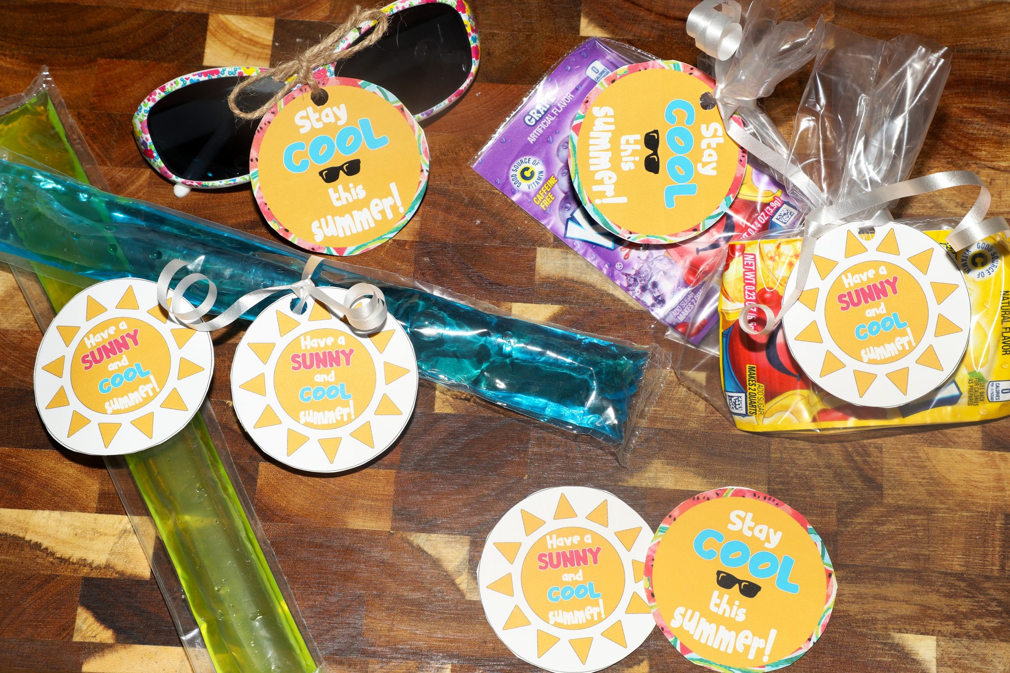 End of the School Year Summer Themed Gifts and Tags | Free Printable ...