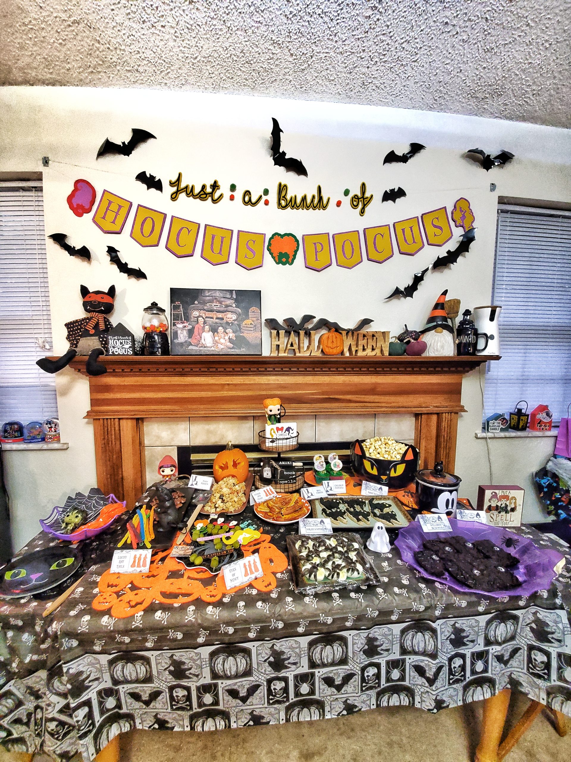 Hocus Pocus Fans Halloween Bucket List | Free Printable - For the Love ...