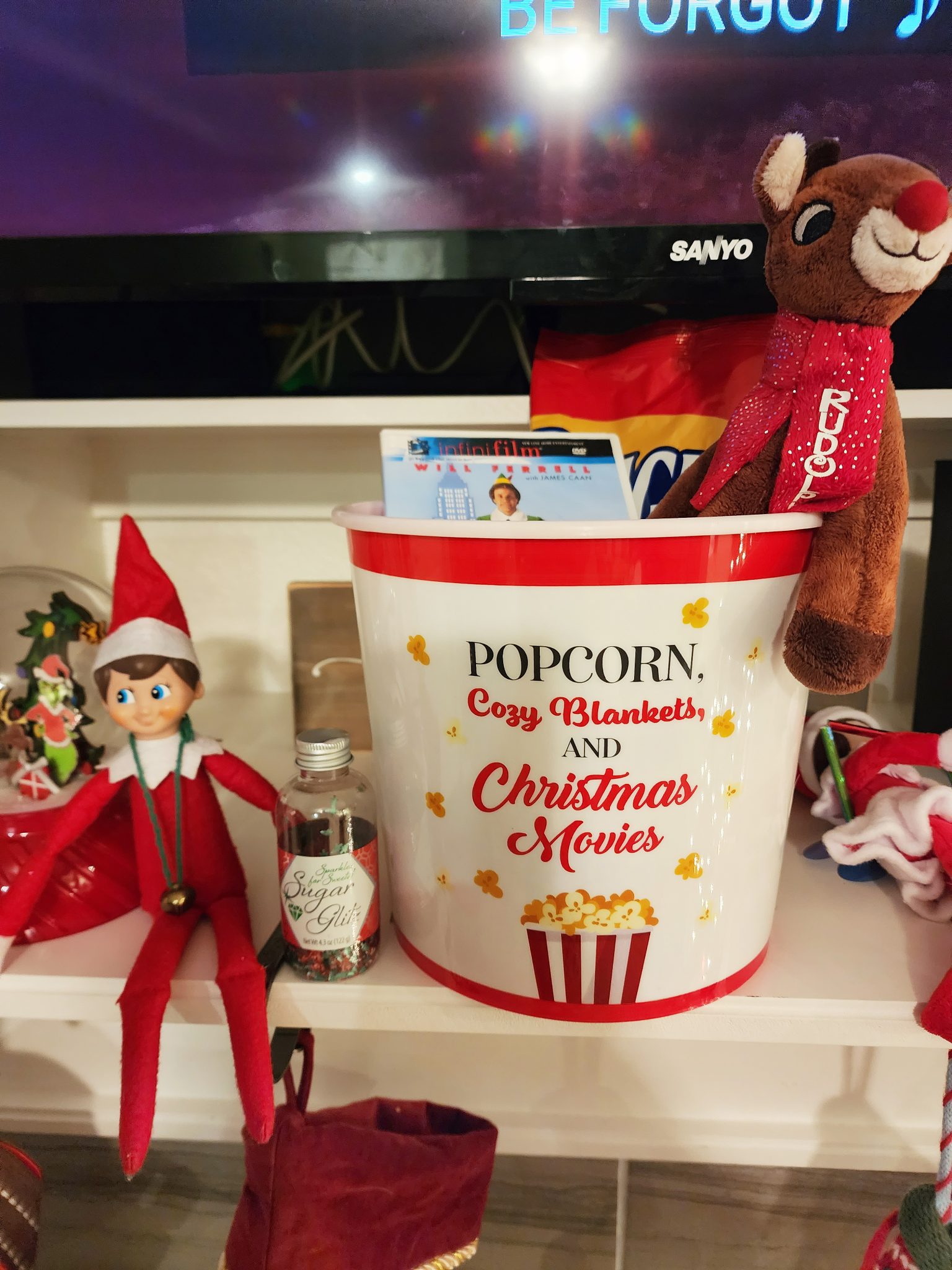 Vanilla Elf Hats Christmas Snack | Elf on the Shelf Idea - For the Love ...