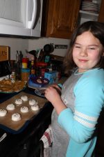 Peanut Butter Ritz Snowman Bites - For the Love of Food