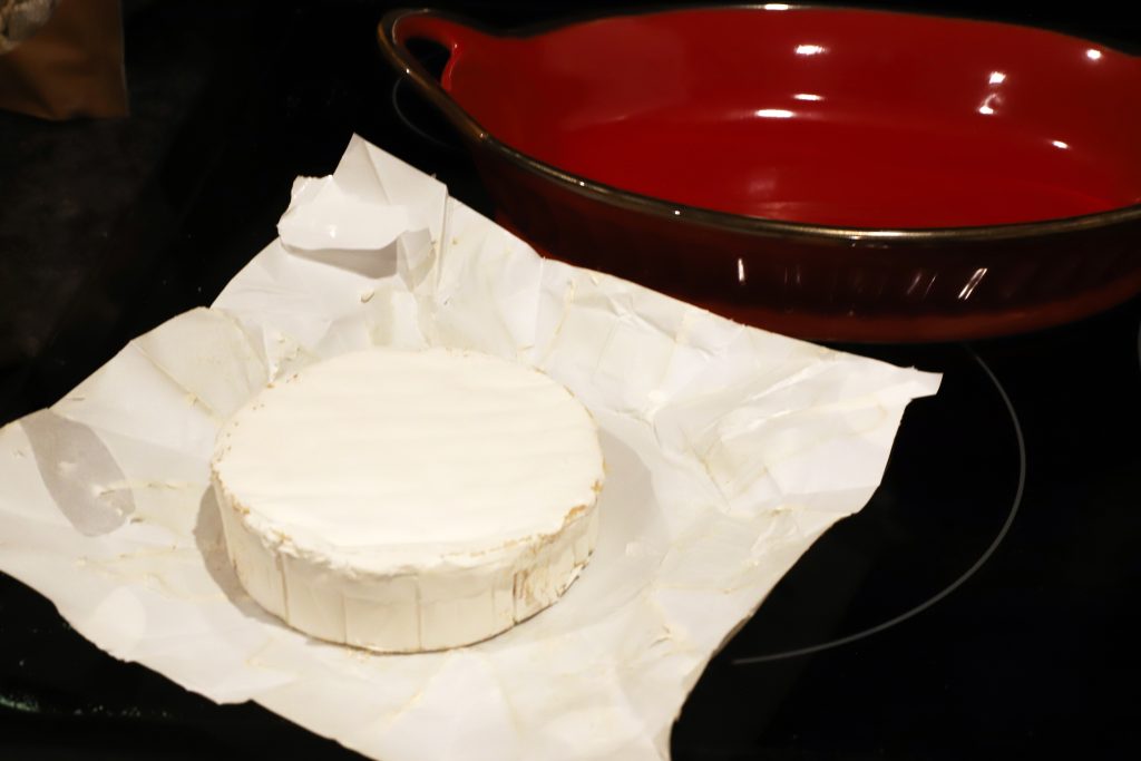 Raspberry Pistachio Baked Brie - For the Love of Food