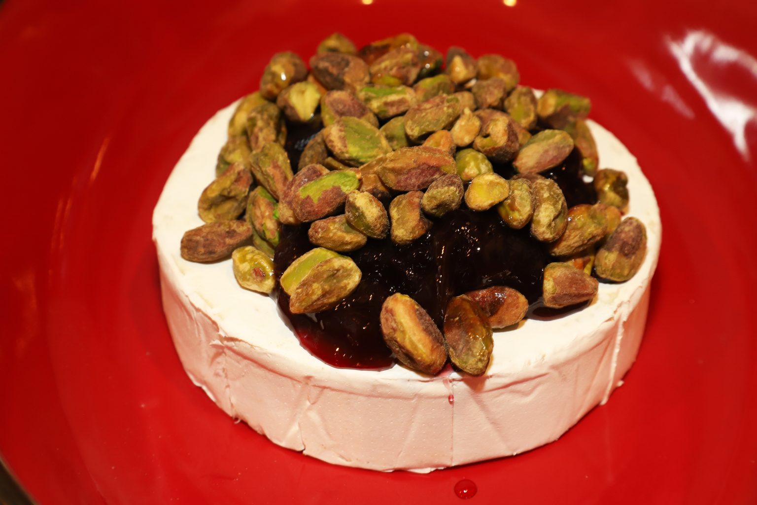 Raspberry Pistachio Baked Brie - For the Love of Food