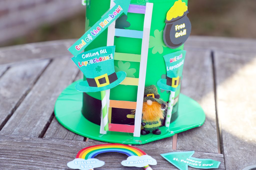 DIY Leprechaun Trap Signs | Free St Patrick's Day Printables - For the ...