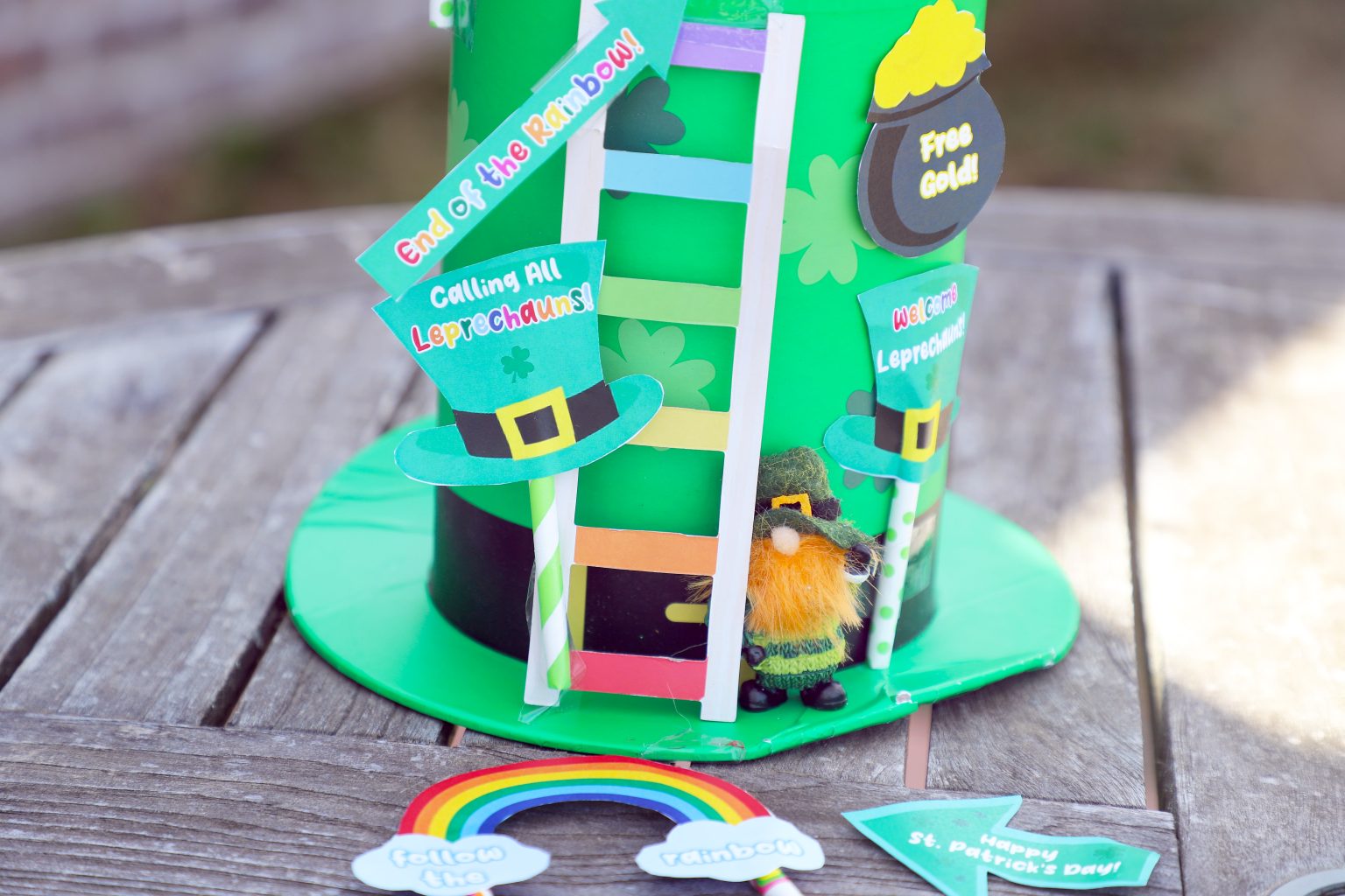 DIY Leprechaun Trap Signs | Free St Patrick's Day Printables - For the ...