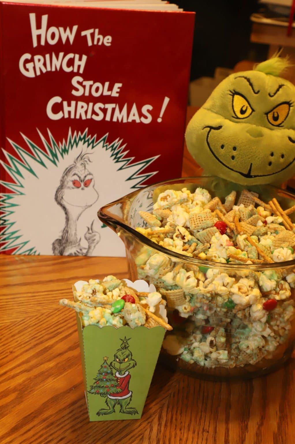 Grinch Holiday Snack Mix - For the Love of Food