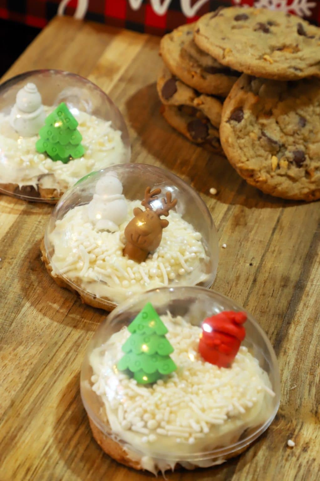 Snow Globe Christmas Cookies #SweetestSeasonCookies - For the Love of Food