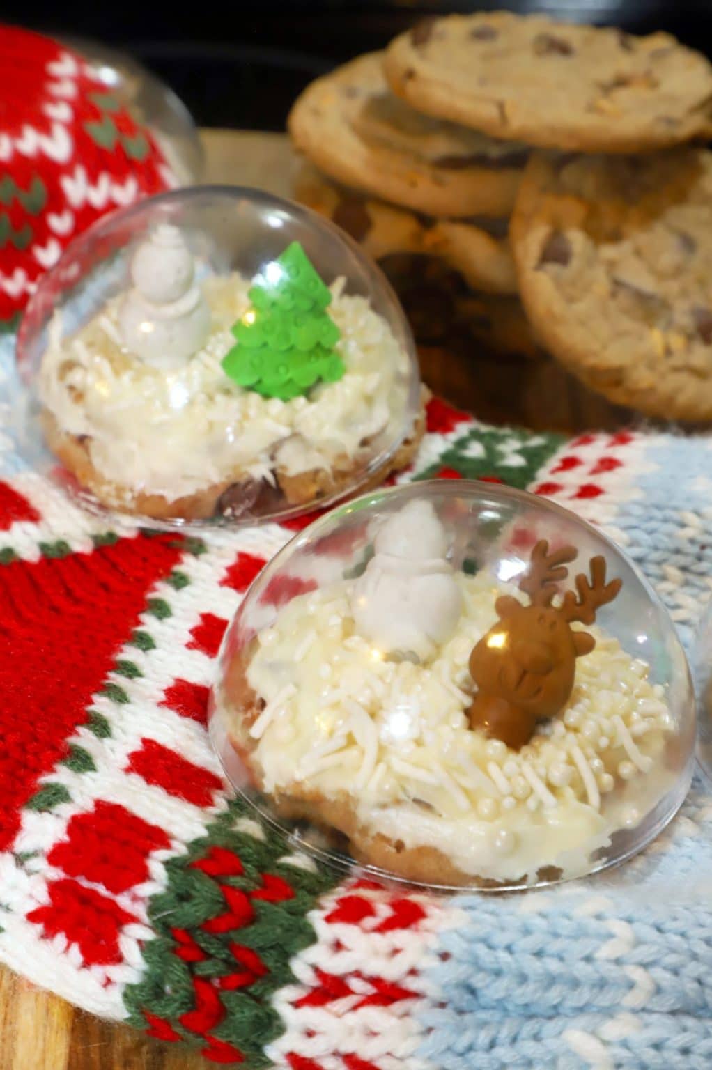 Snow Globe Christmas Cookies #SweetestSeasonCookies - For the Love of Food