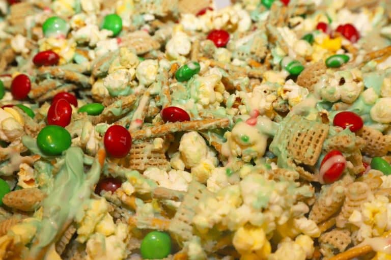 Grinch Holiday Snack Mix - For the Love of Food
