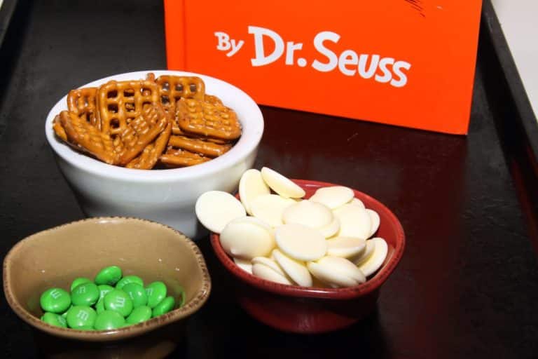 Green Eggs and Ham Pretzel Snacks - For the Love of Food