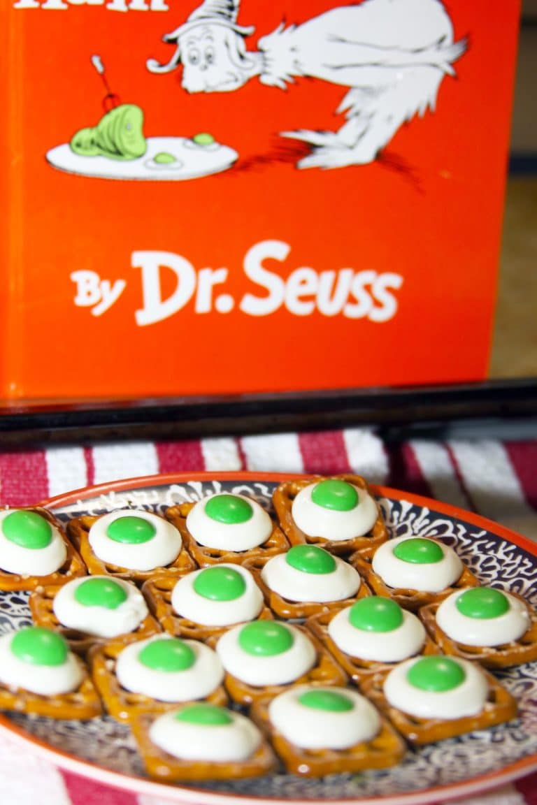 Green Eggs and Ham Pretzel Snacks - For the Love of Food