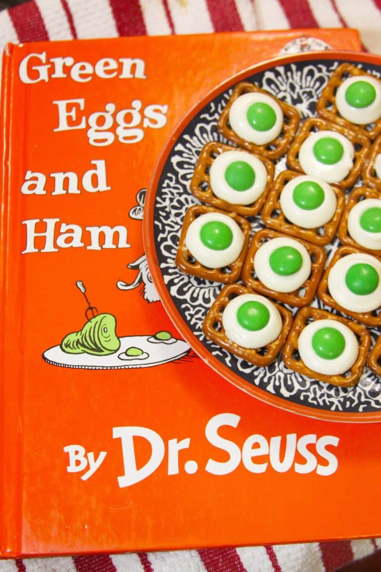 Green Eggs and Ham Pretzel Snacks - For the Love of Food