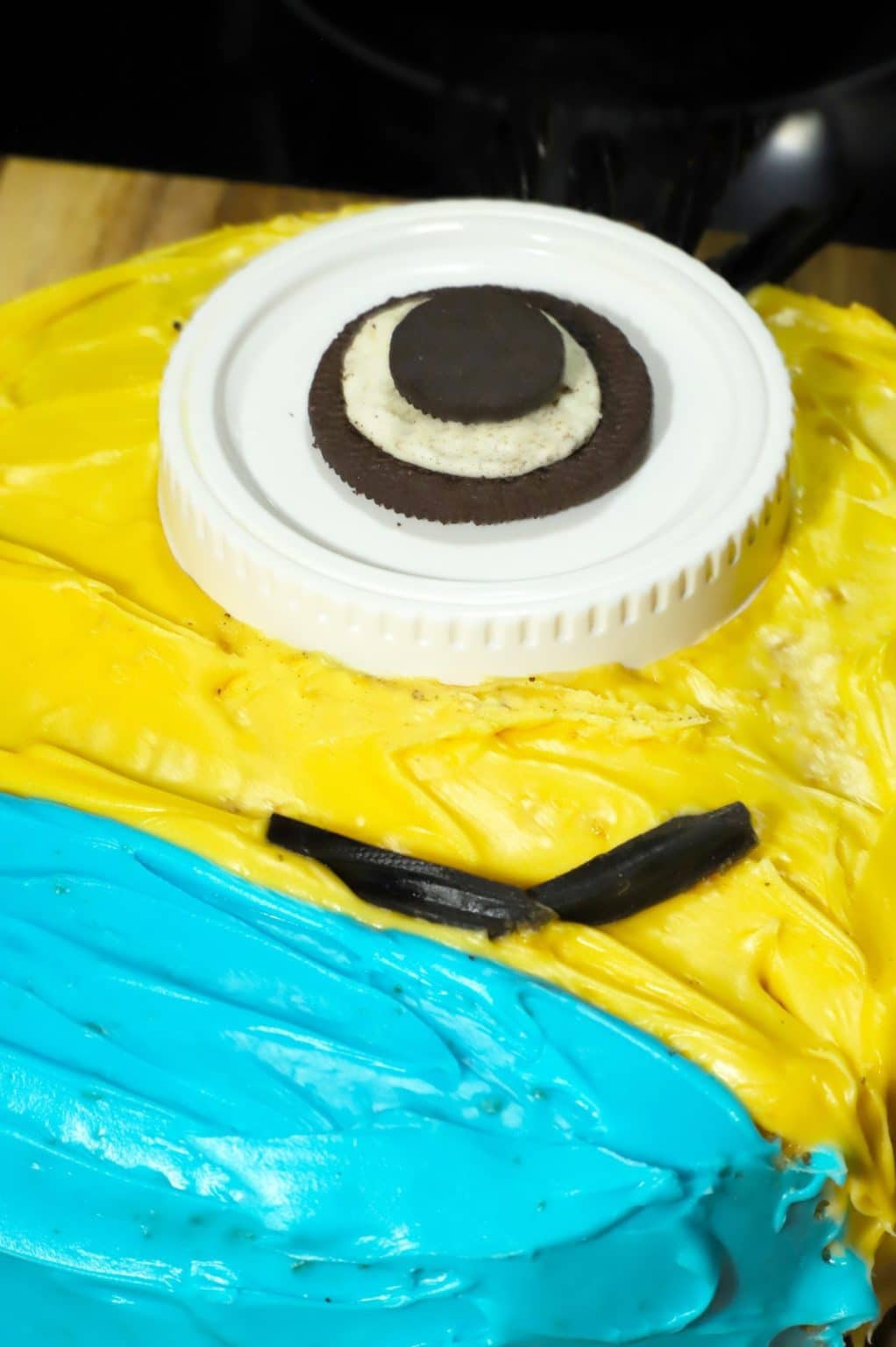 Despicable Me Minion Cake - For the Love of Food